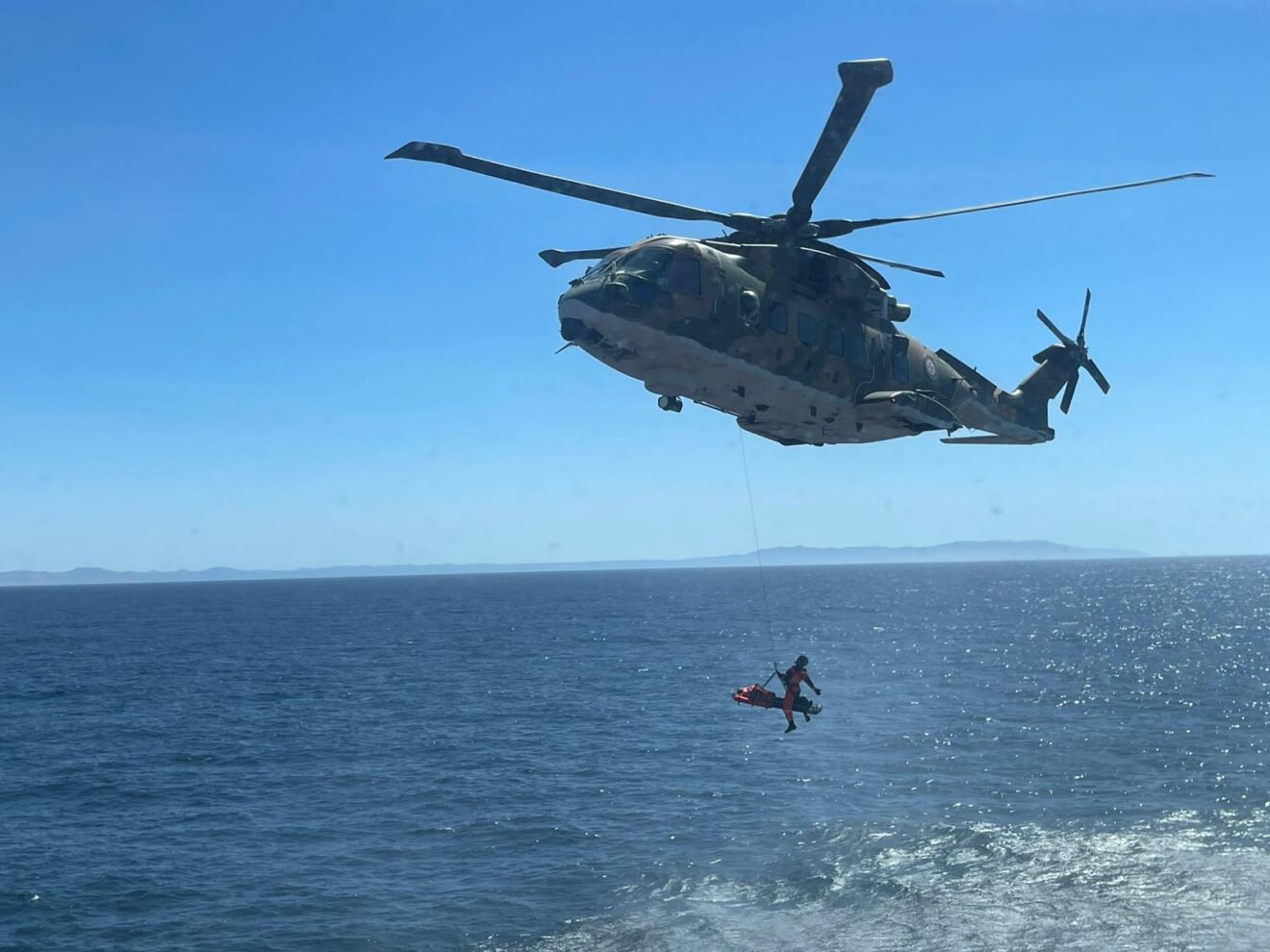 Tripulante de navio sofre infarto agudo do miocárdio e é resgatado pela ...